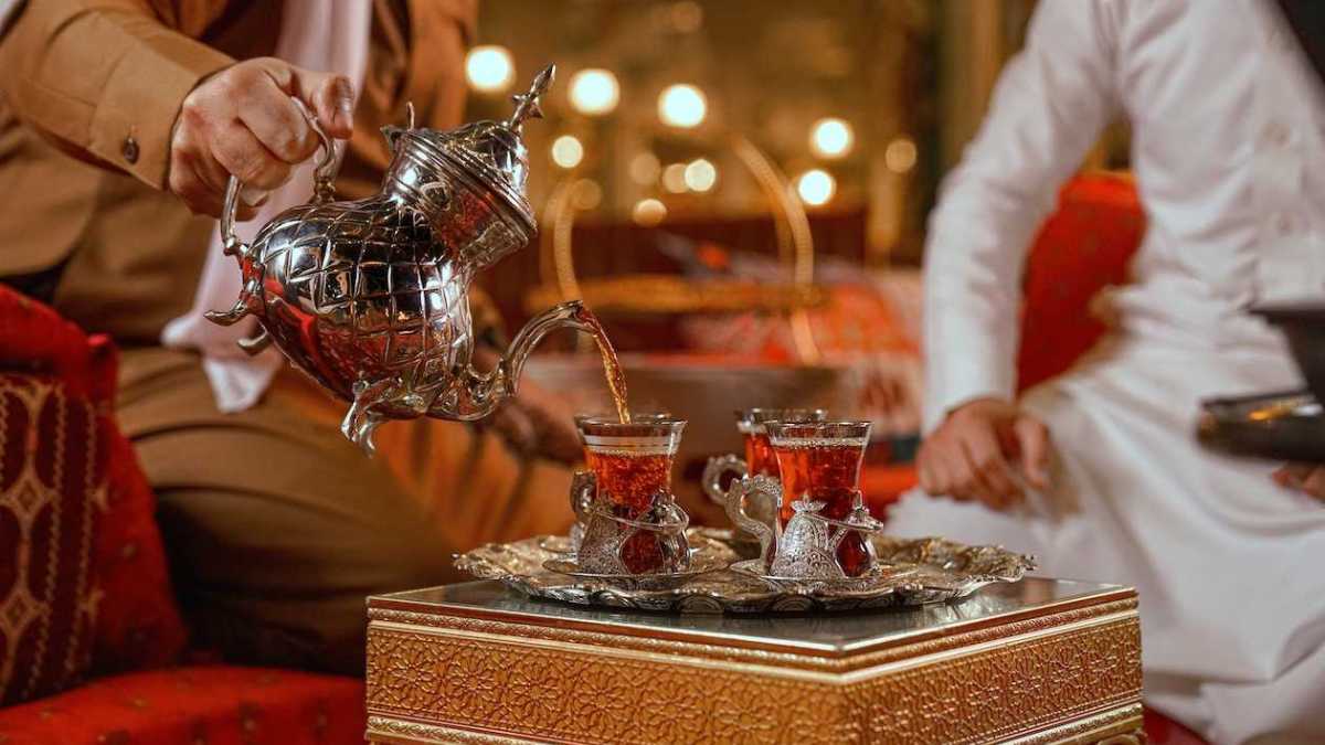 Camelia Majlis - WOW-RAK