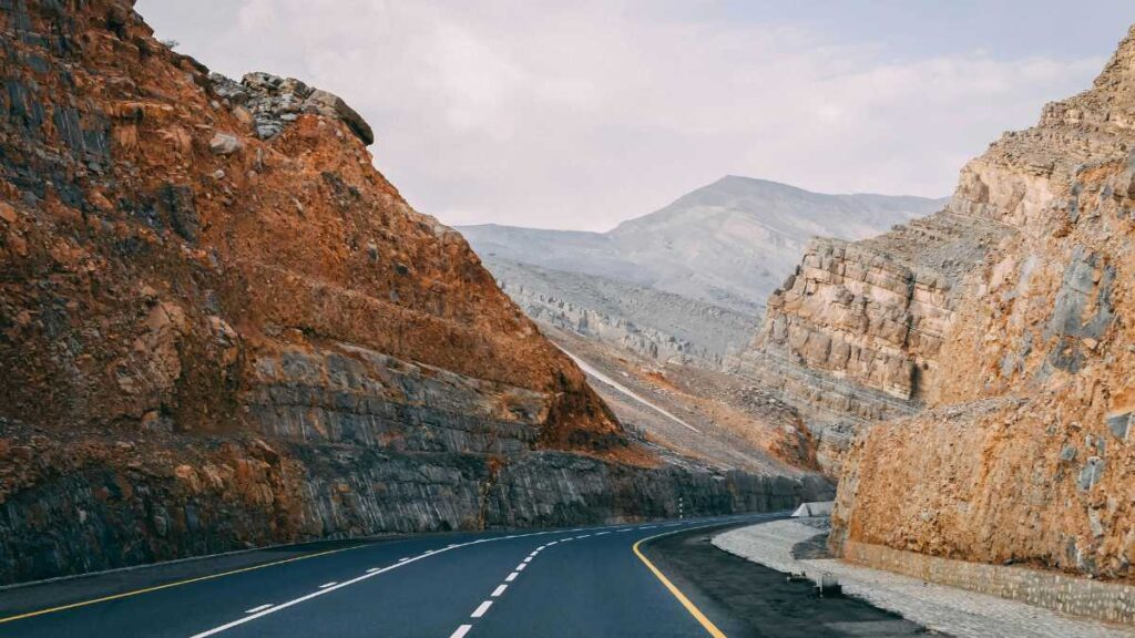 WHAT IS RAK ICC OFFSHORE COMPANY AND WHICH COMPANIES CAN BE FORMED IN IT?