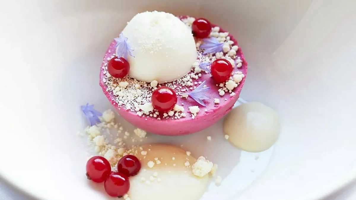 Valentine’s Day Cake Selection at Citron - WOW-RAK